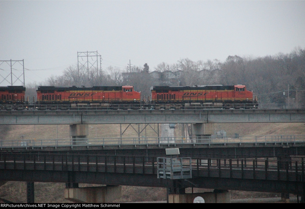 BNSF 7493 & BNSF 7454
